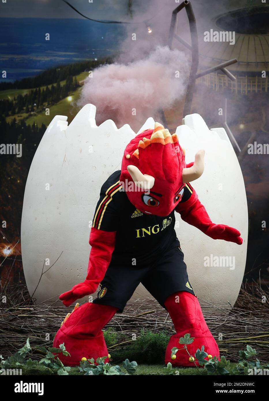 Das Bild zeigt die Präsentation des NEUEN mascotte RED für die ...