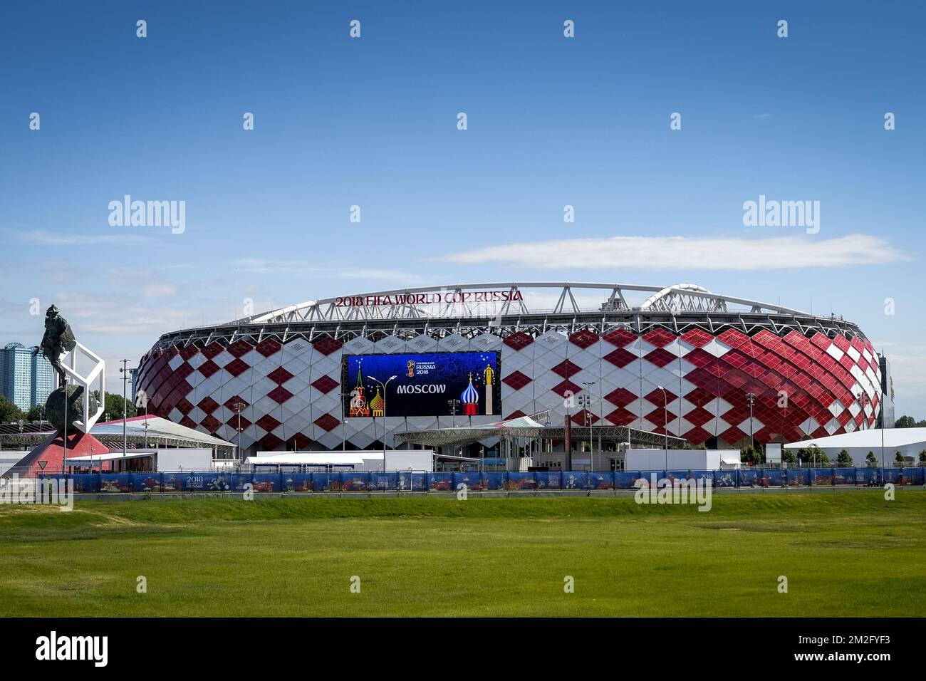 Die Abbildung zeigt die Otkrytie Arena (Stadion des Spartak Moskau) vor ...