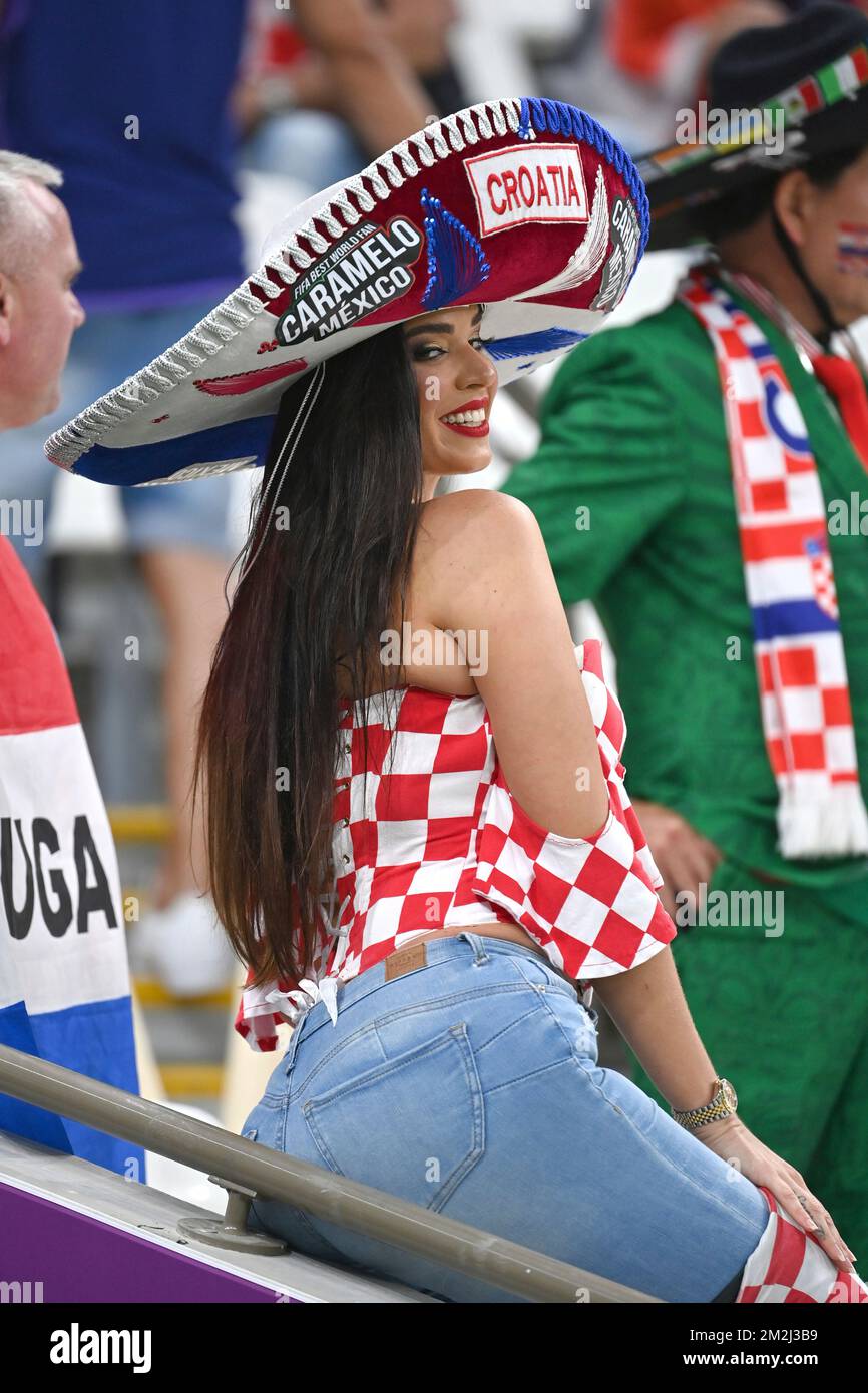 Ex-Miss Croatia Ivana KNOELL posiert in der Tribüne. Halbfinale ...