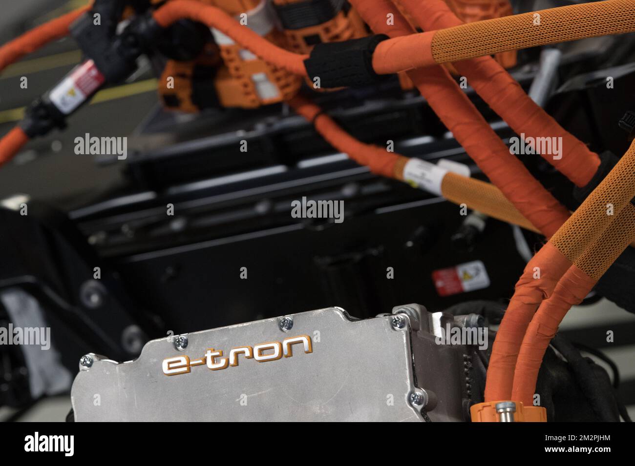 Abbildung zeigt das E-tron-Logo bei einem Besuch des belgischen Königs ...