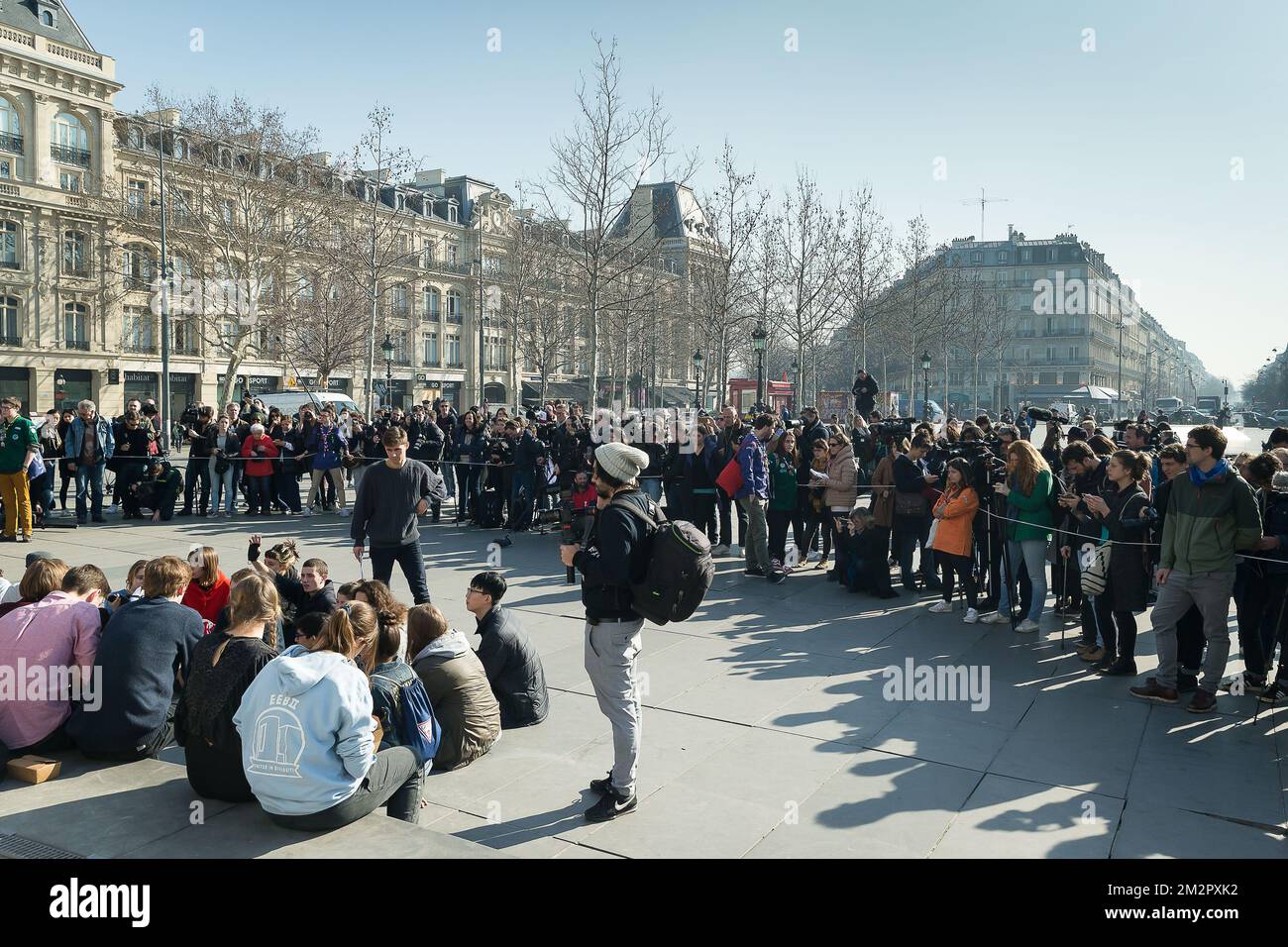 Abbildung zeigt den Protest "Jugend für das Klima" in Paris, Frankreich ...