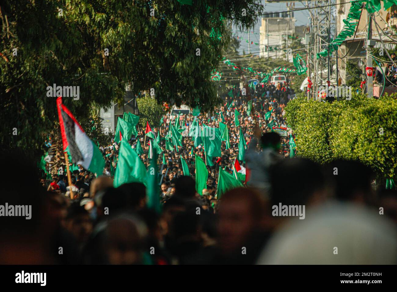 Anhänger der islamistischen palästinensischen Bewegung Hamas, die am 14 ...