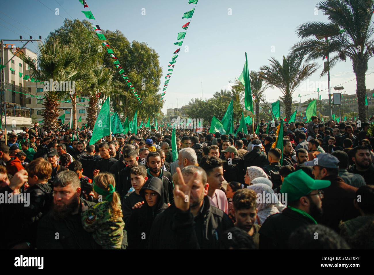 Anhänger der islamistischen palästinensischen Bewegung Hamas, die am 14 ...