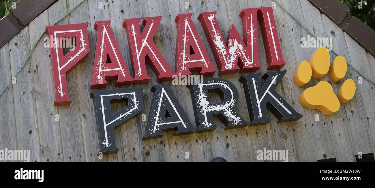 Abbildung zeigt das neue Logo während der Eröffnung des Pakawi Park ...