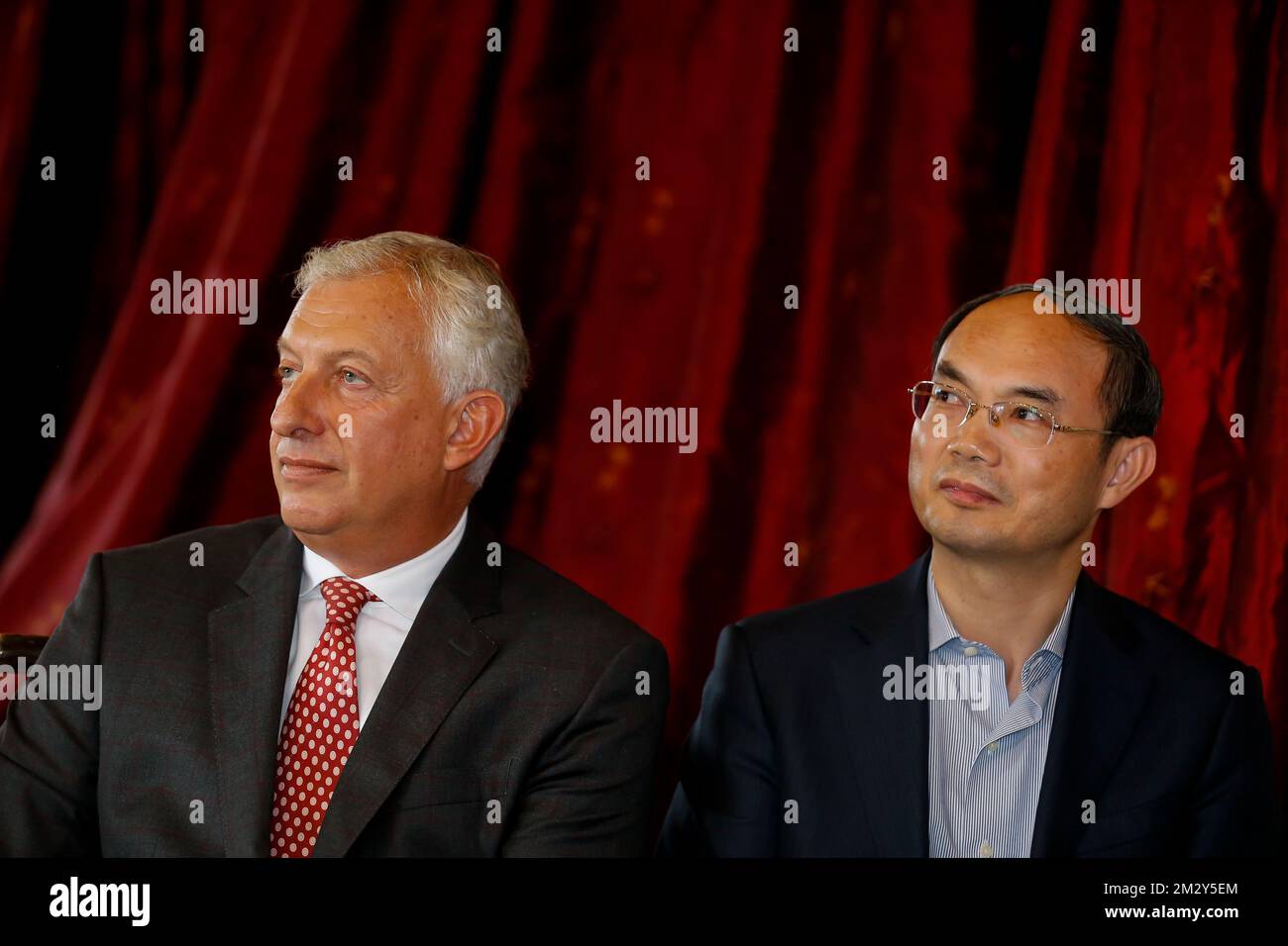 Pairi Daiza Gründer Eric Domb und China Botschafter Cao Zhongming, die ...