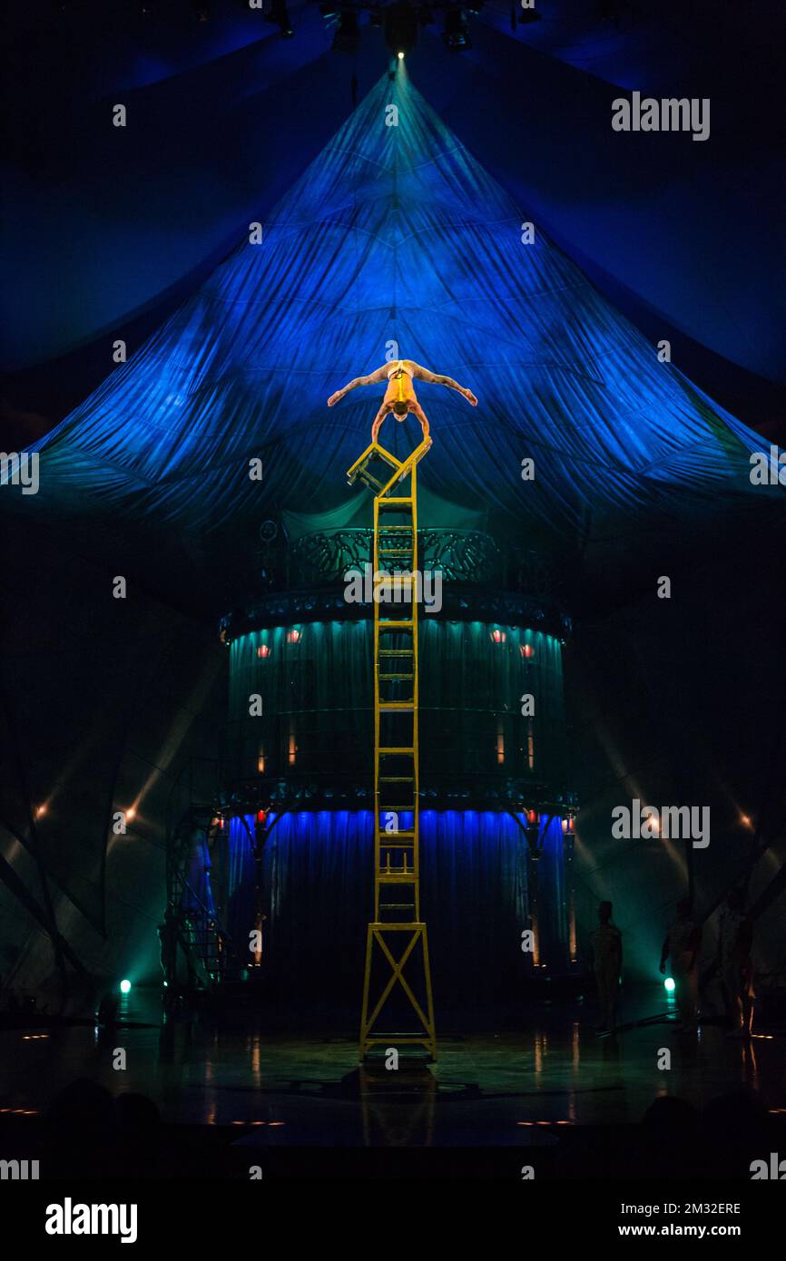 Dieses von Full Options verteilte Handout-Bild zeigt die Kooza-Show der ...