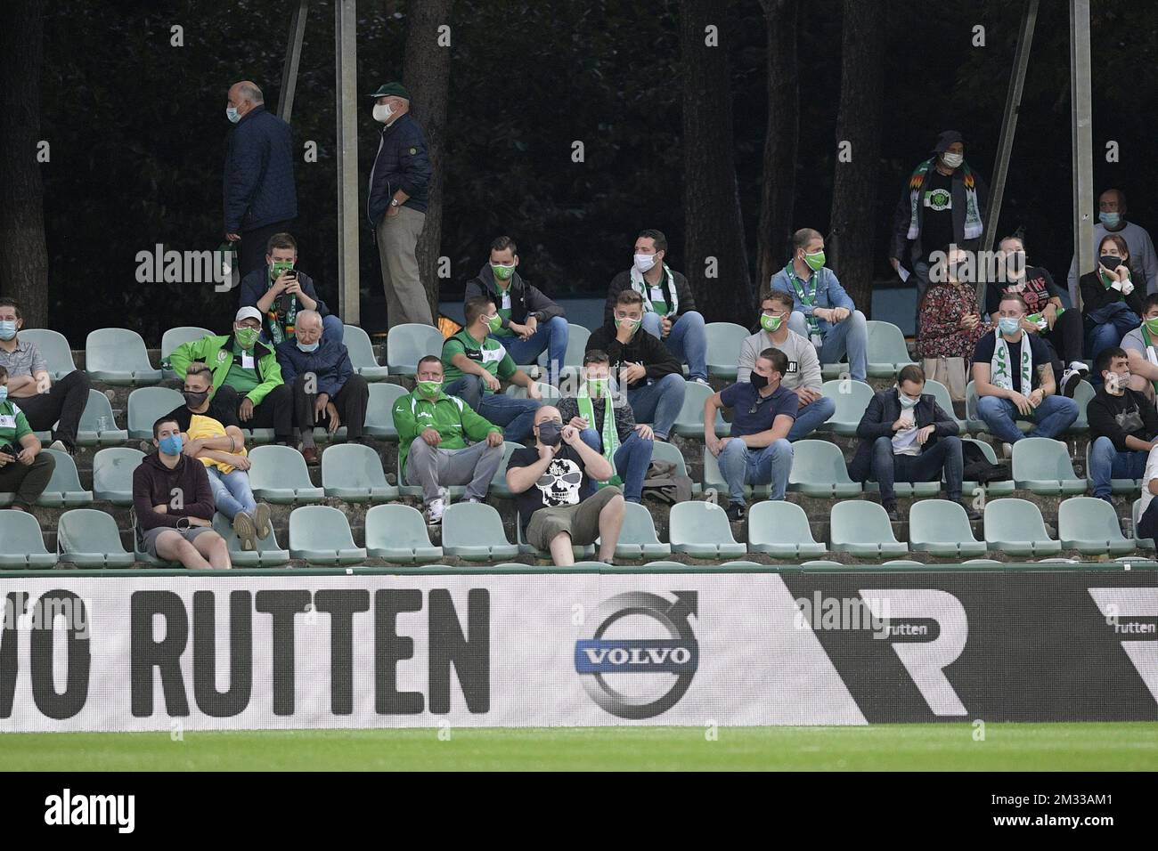 Lommels Fans wurden bei einem Fußballspiel zwischen Lommel SK und KSK ...