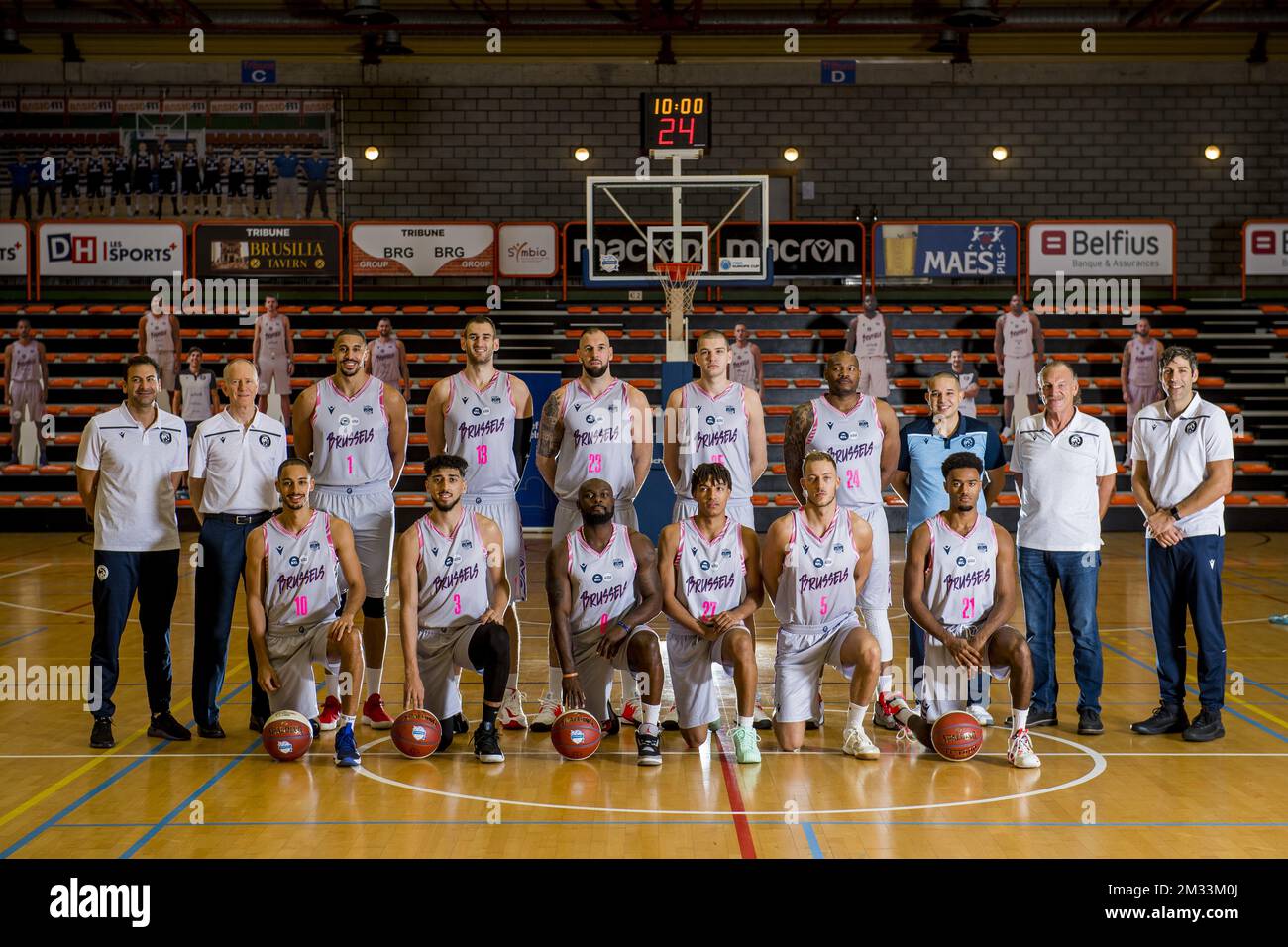 Obere Reihe (L-R), Assisten Coach Phivos Livaditis, Assistant Coach ...