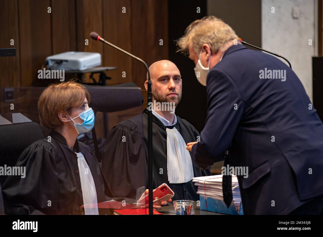Rechtsanwalt Anthony Mallego und Rechtsanwalt Sophie Vermeir im Bild am ...