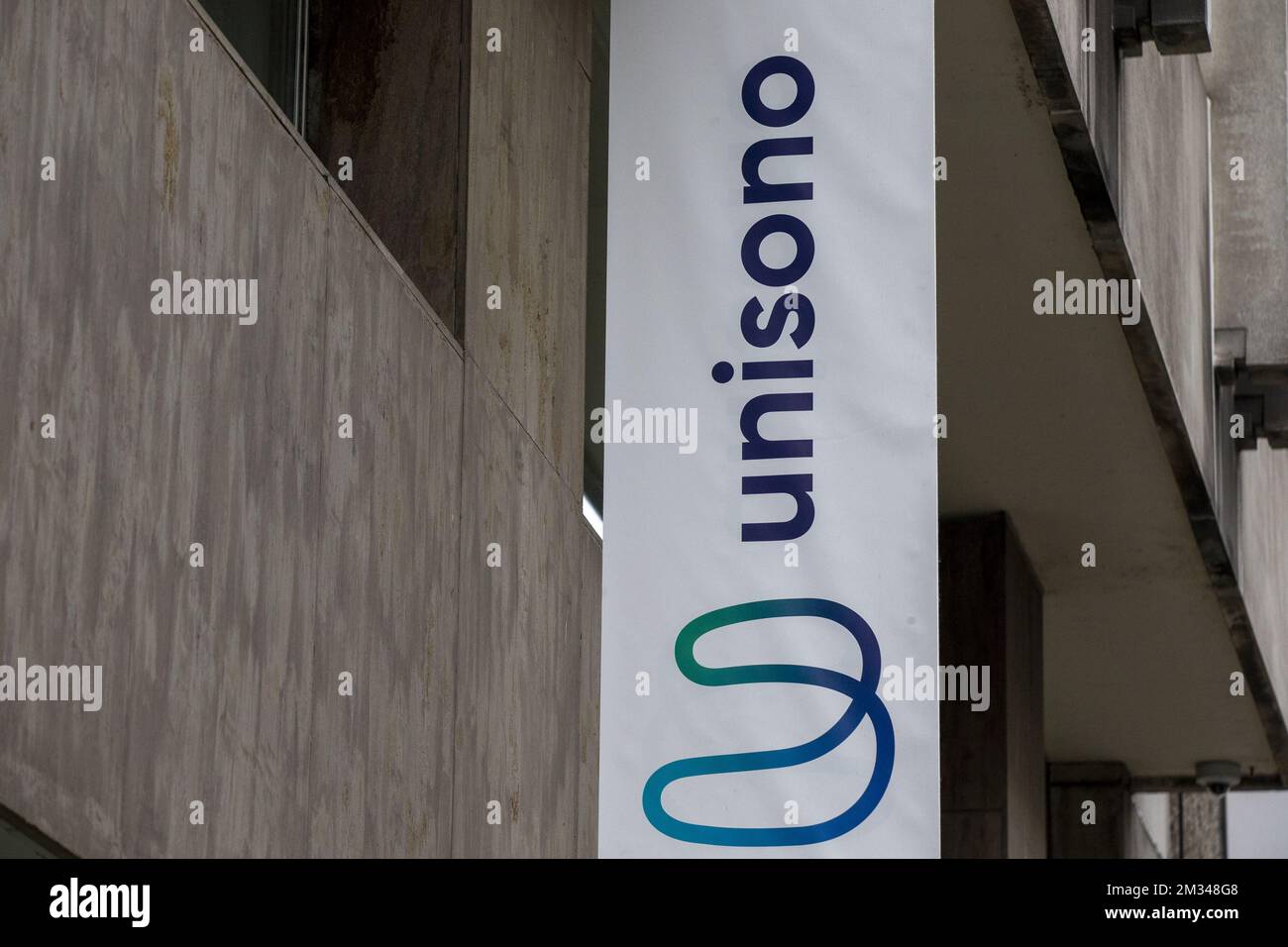 Abbildung zeigt das Unisono-Logo am Sitz von Unisono, der belgischen ...