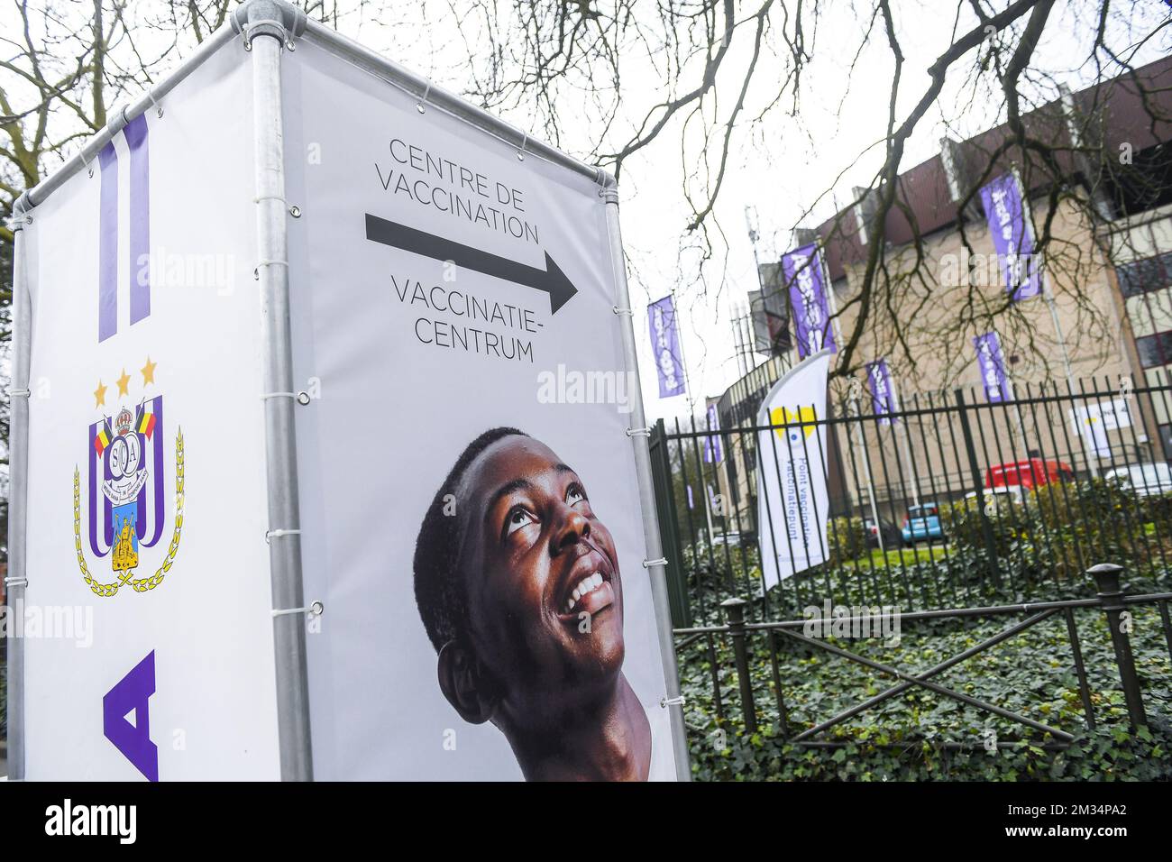 Abbildung zeigt die Eröffnung eines neuen Impfzentrums in Anderlecht ...