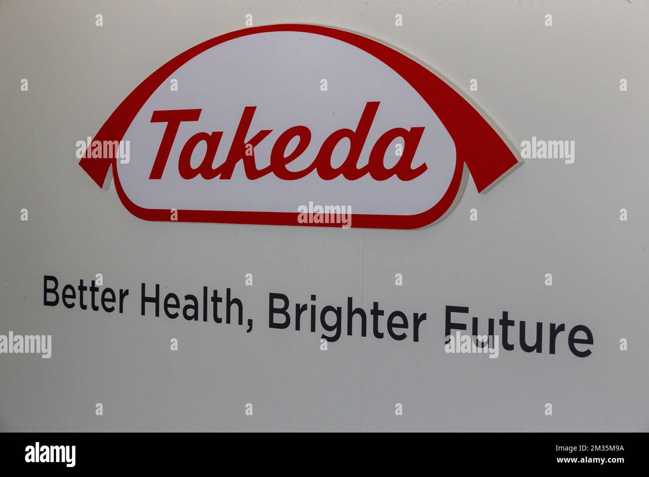 Abbildung zeigt das Takeda-Logo, das während der Eröffnung einer neuen ...