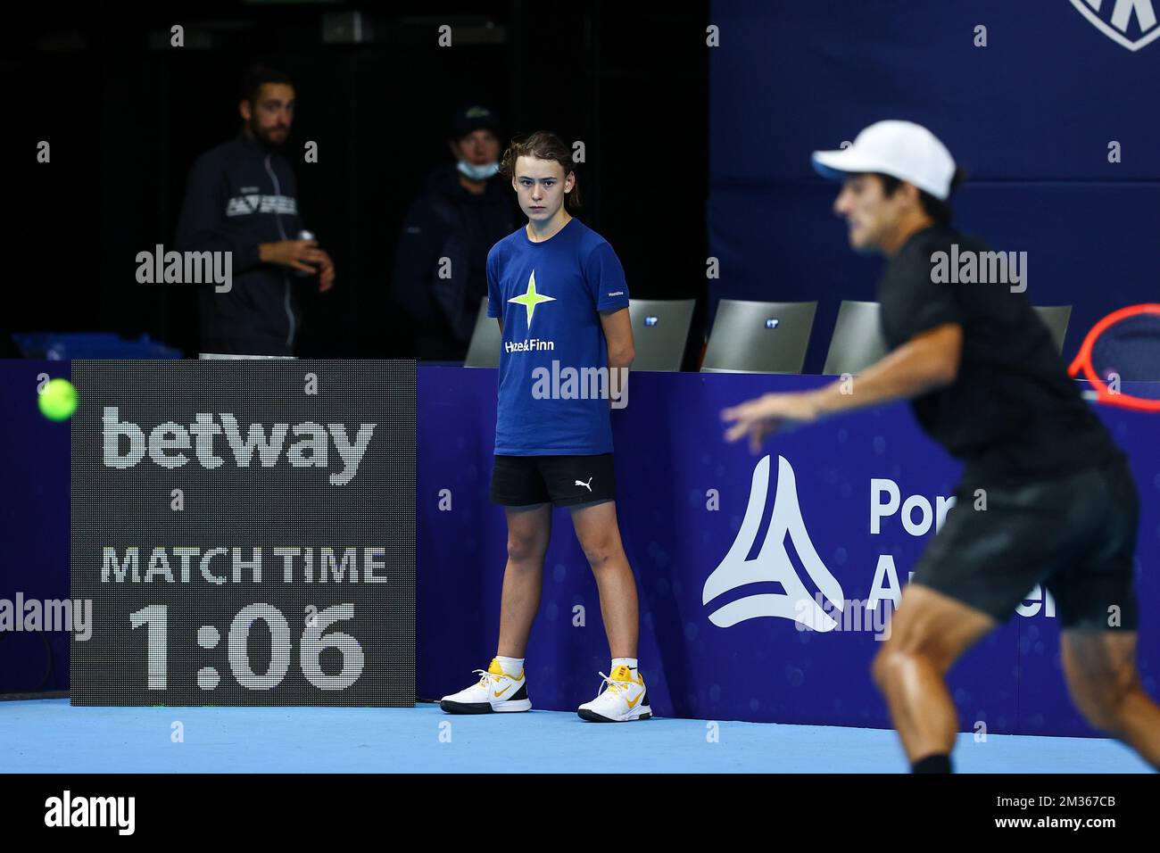 Das Abbildungsbild zeigt einen Balljungen während des European Open ...