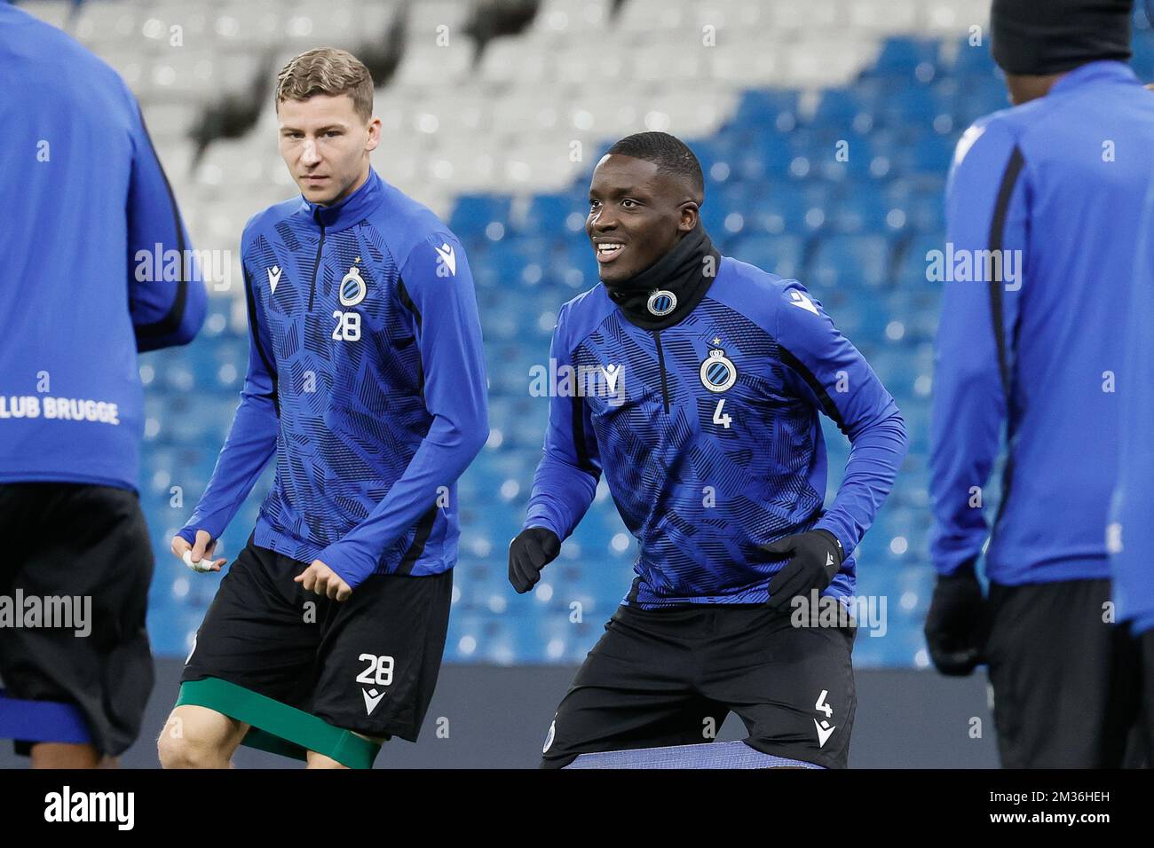 Ignace Van der Brempt des Vereins und Stanley Nsoki des Vereins, die ...