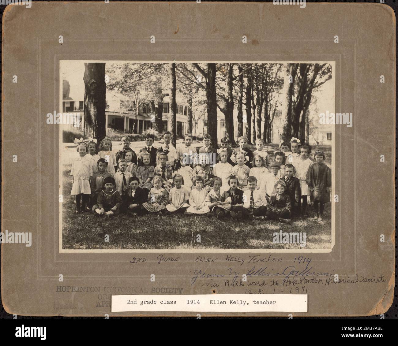 Group photograph, 2nd grade class (1914) , Schools, School children ...