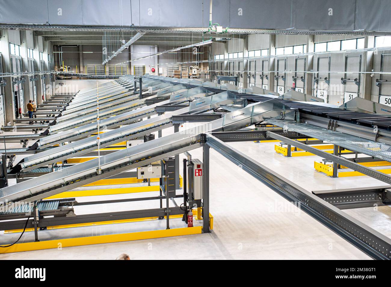 Abbildung: Foto bei der Eröffnung des ersten High-Tech-Sortier- und ...