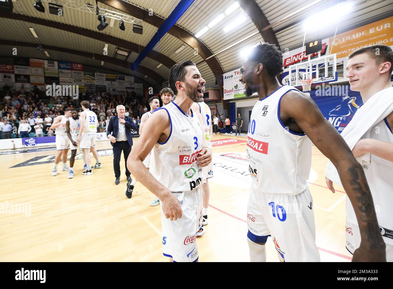 Mechelns Domien Loubry und Mechelns Shizz Alston feiern nach dem Sieg ...