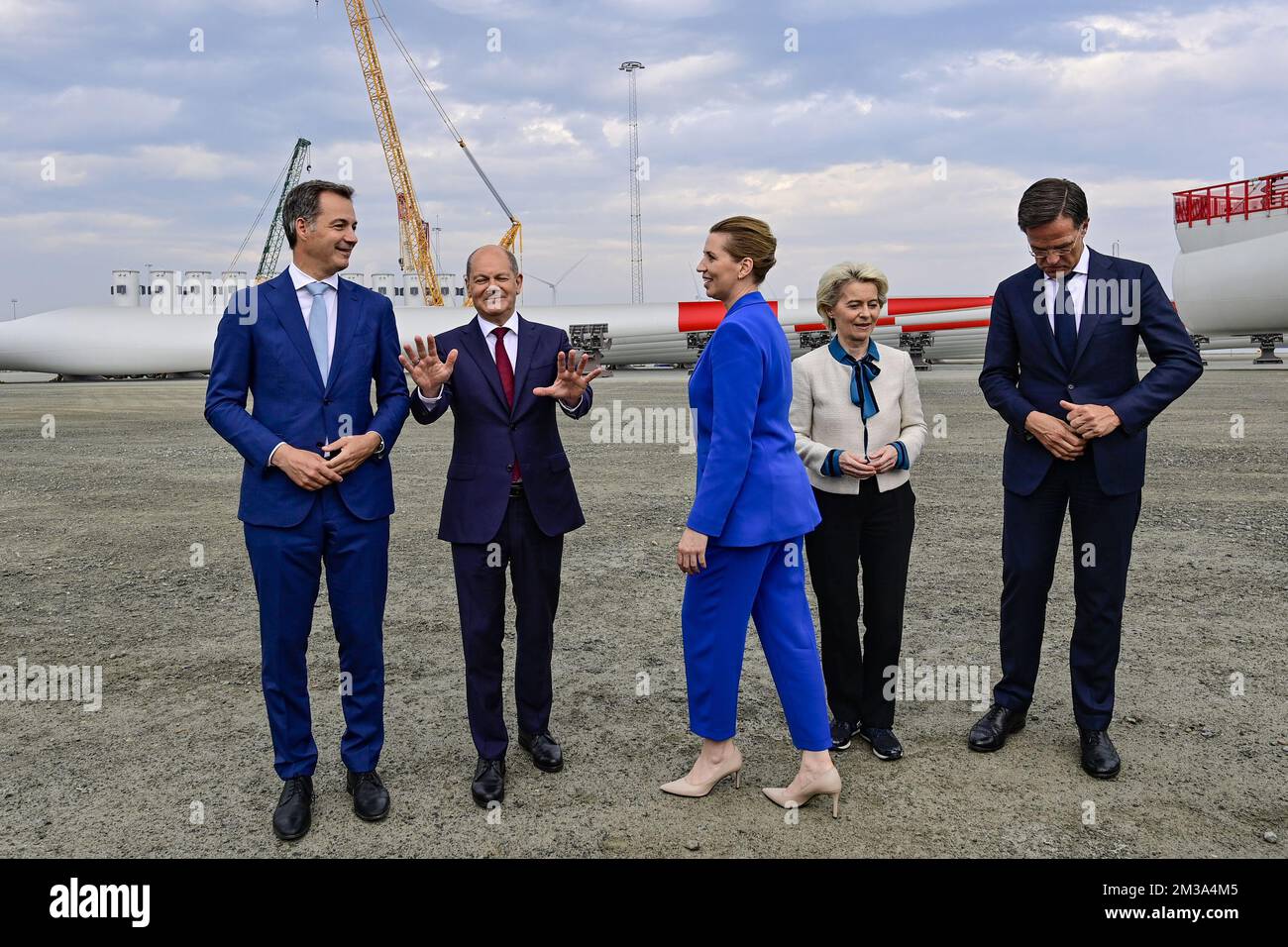 Ministerpräsident Alexander De Croo, Bundeskanzler Olaf Scholz ...