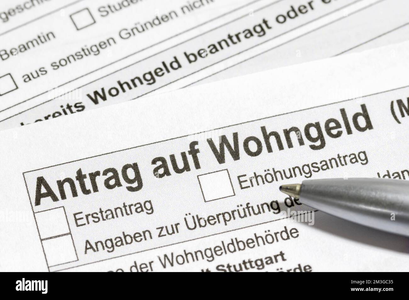 Antrag auf Wohngeld, Form, Biros Stockfotografie - Alamy