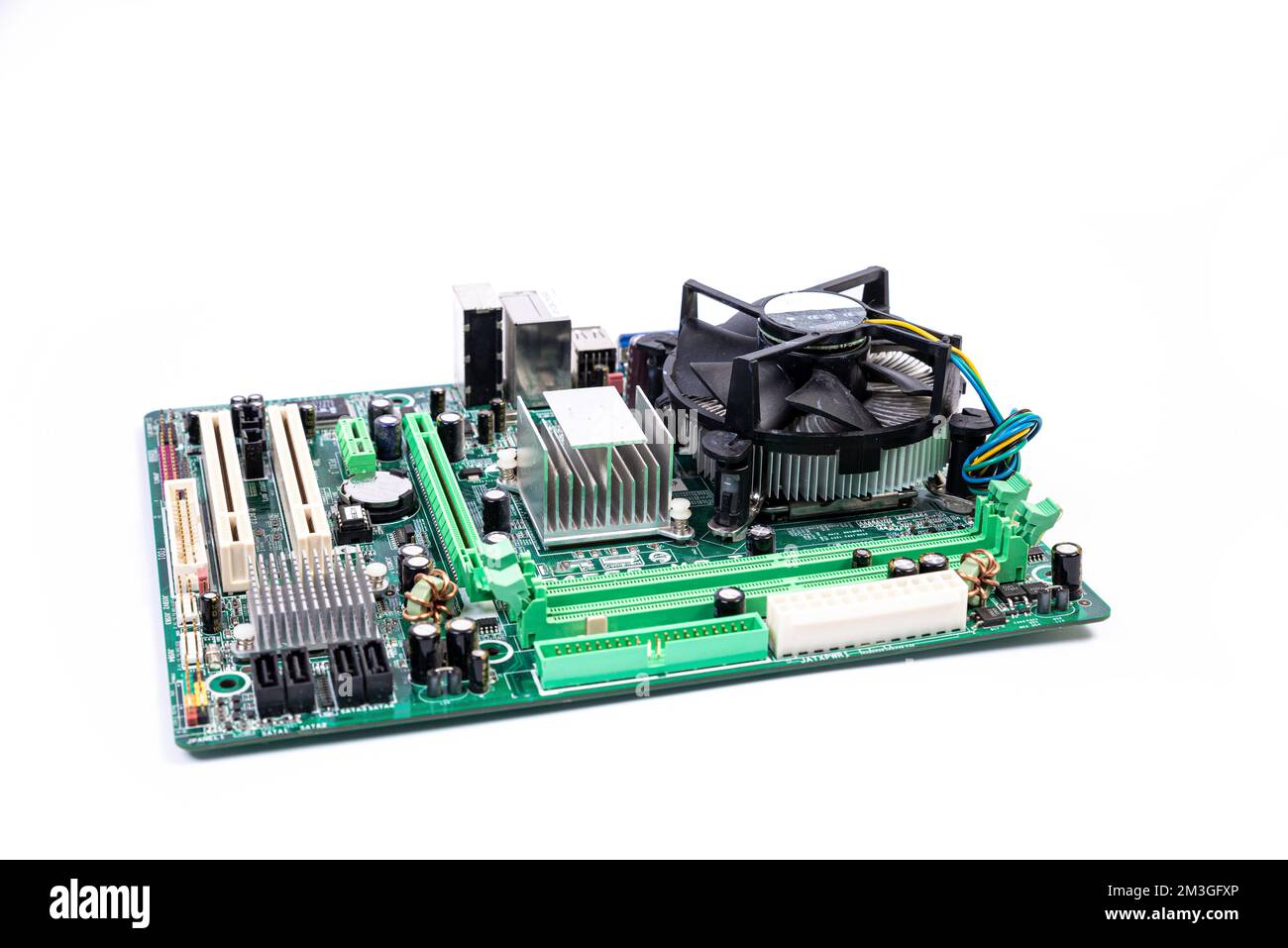 Installieren eines neuen RAM-DDR-Speichers für einen PC-Prozessorsockel ...