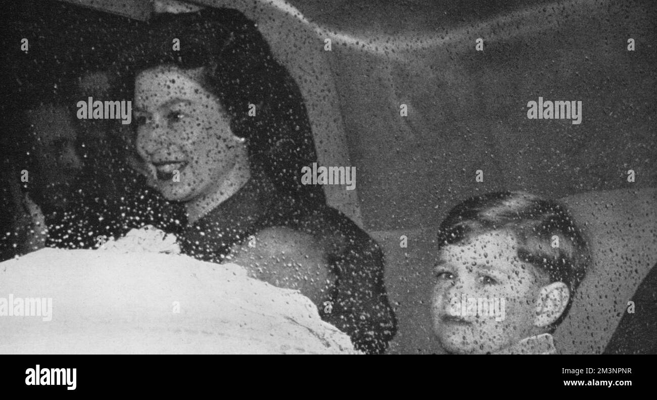 Queen elizabeth ii baby Schwarzweiß-Stockfotos und -bilder - Alamy