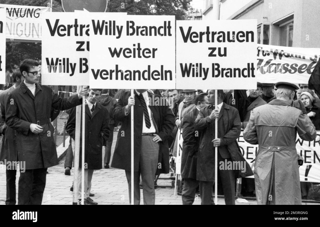 Das zweite Treffen von Kanzler Willy Brandt mit dem DDR-Abgeordneten ... Das zweite Treffen von Kanzler Willy Brandt mit dem DDR-Abgeordneten ...