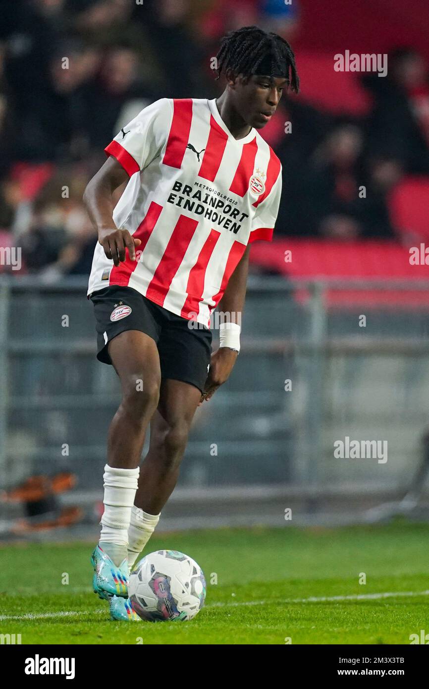 EINDHOVEN, NIEDERLANDE - DEZEMBER 15: Isaac Babadi von PSV U23 während ...