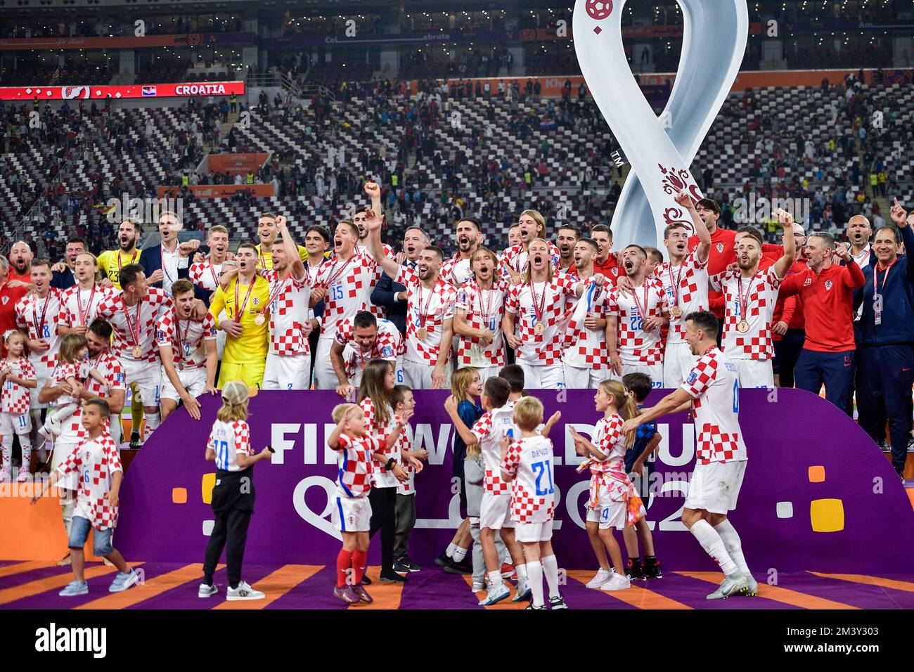 DOHA, KATAR - DEZEMBER 17: Dominik Livakovic von Kroatien, Josip ...