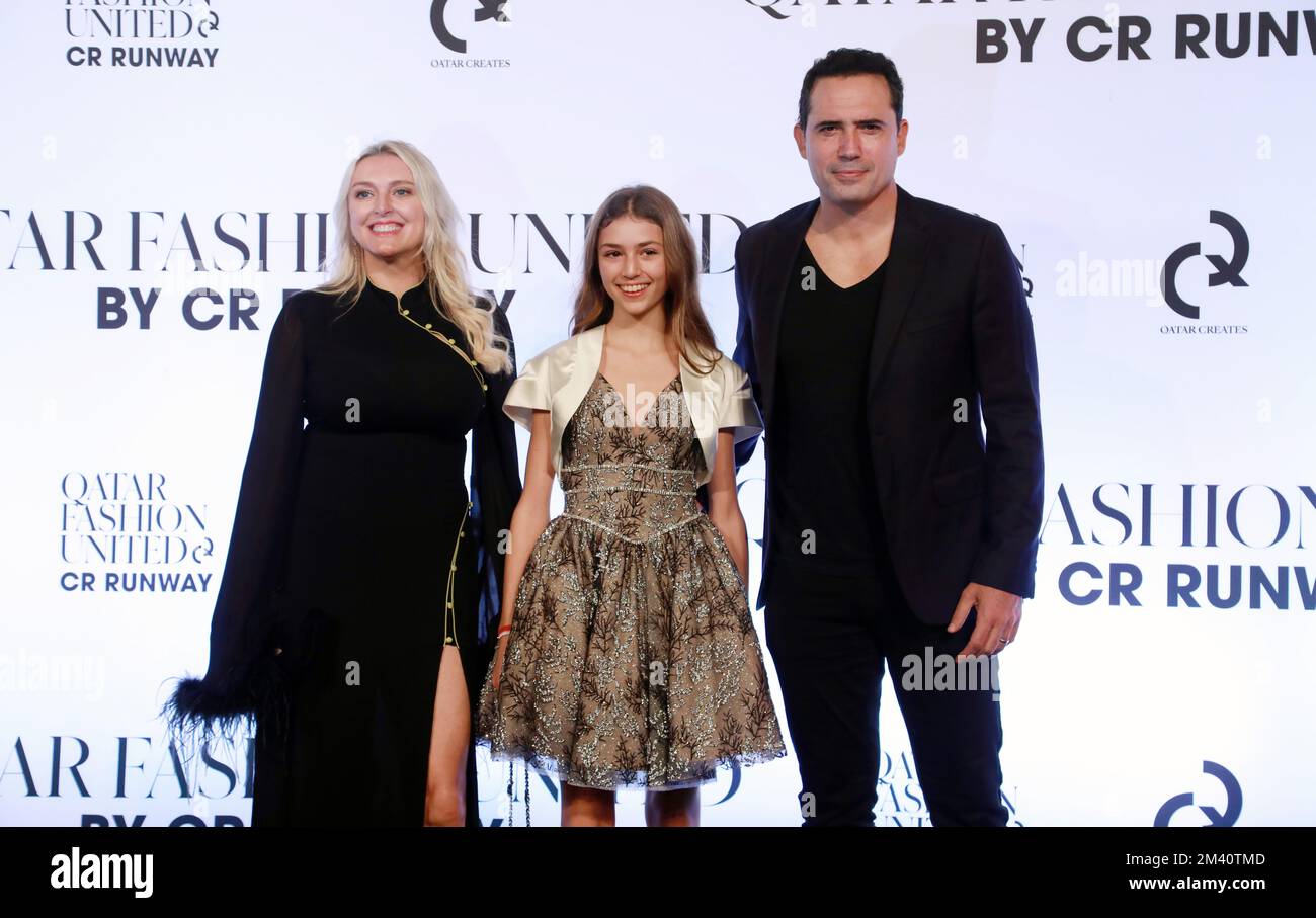 16. Dezember 2022 in Doha, Katar: Models laufen auf einer Landebahn ...
