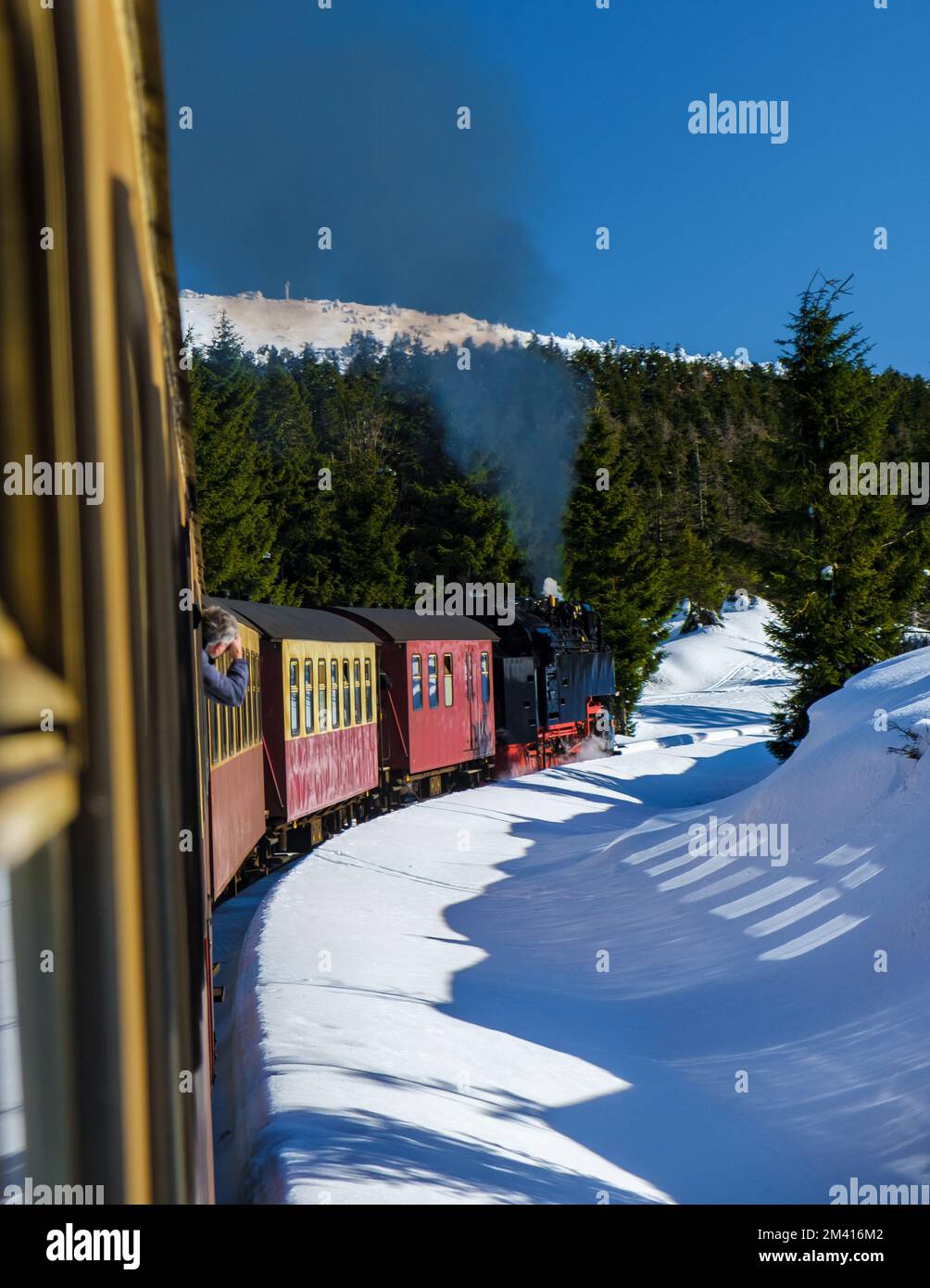 Dampflok im Winter im Schnee im Harz Nationalpark Deutschland ...
