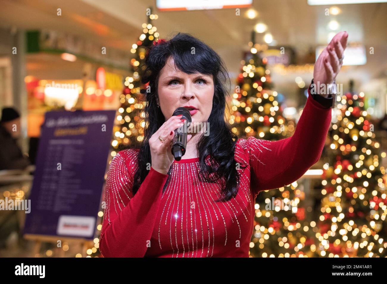 Ex-DSDS-Kandidatin Jasmin Weber alias Jazzmin bei einem Auftritt unter ...