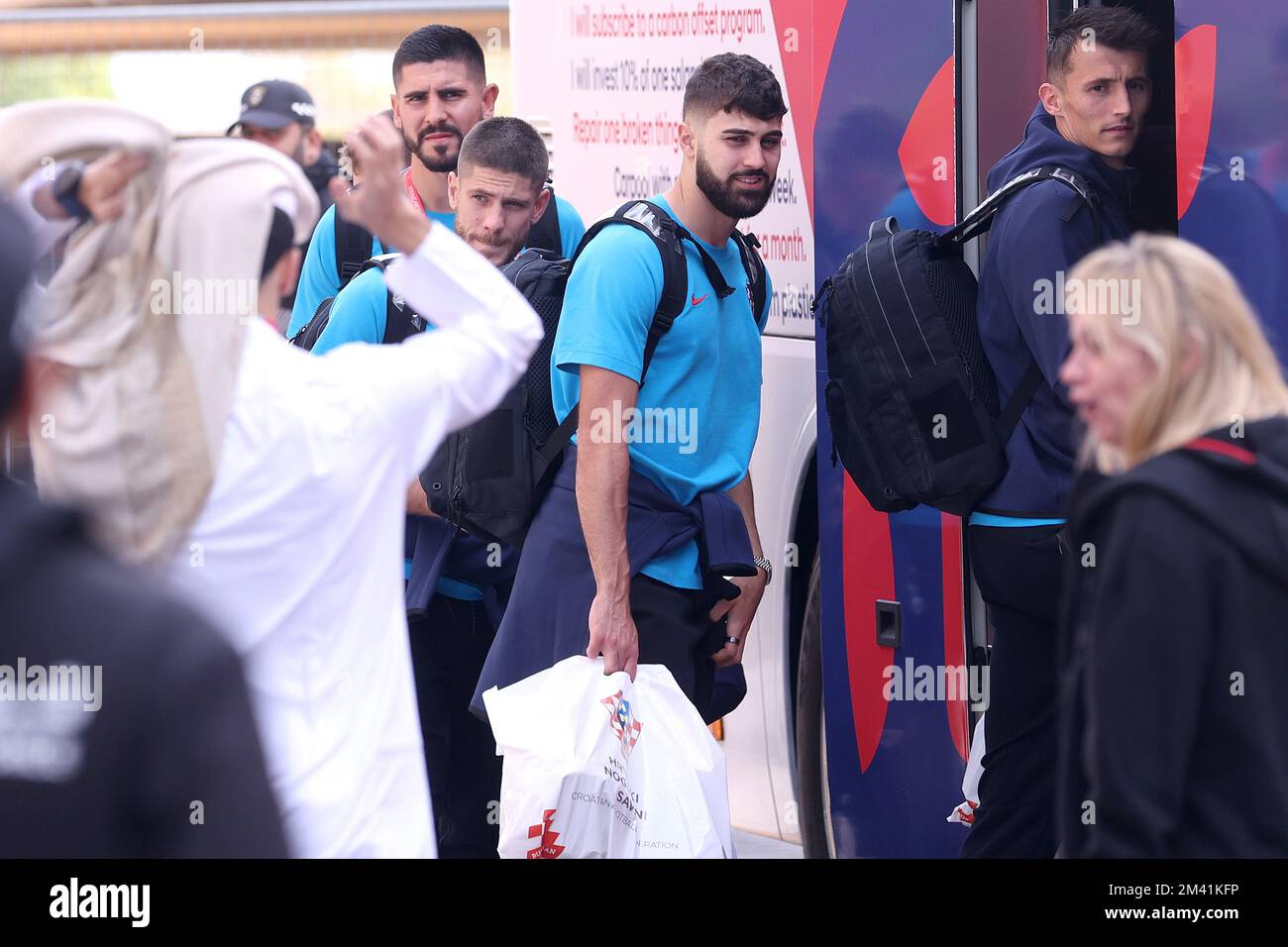 Josko Gvardiol aus Kroatien wird gesehen, wie er das Hilton Dona Hotel ...