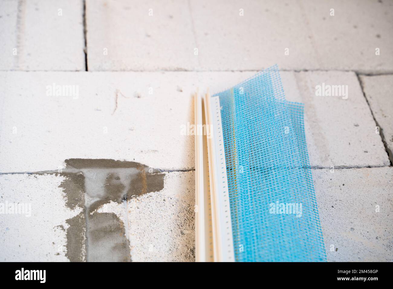 Fensterprofil mit gitter -Fotos und -Bildmaterial in hoher Auflösung ...