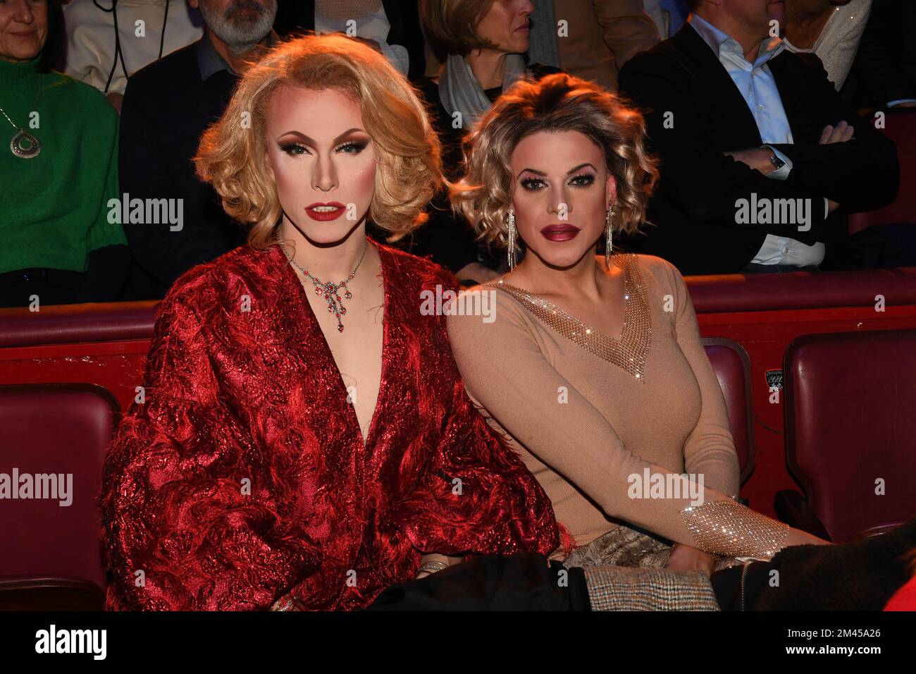 München, Deutschland. 09.. Dezember 2022. Drag Queens Tracy Dash (r ...