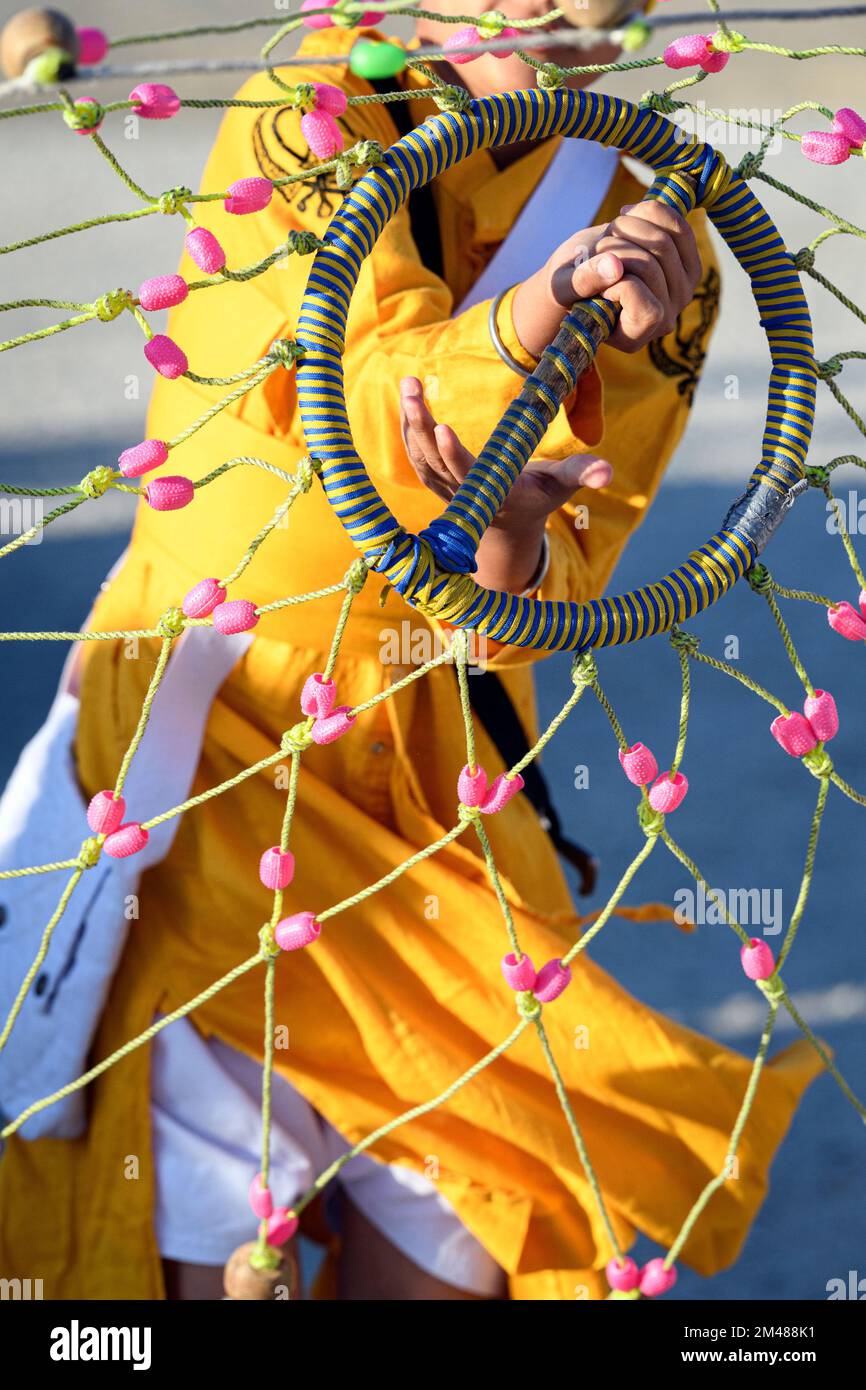 Chakar oder Gatka Chakar sehen aus wie ein Wagenrad mit Gewichten am ...