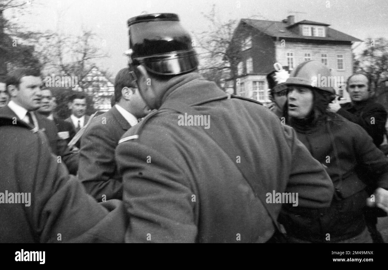 Im Wahlkampf für die Bundestagswahlen 1969, hier bei den Auftritten der ...