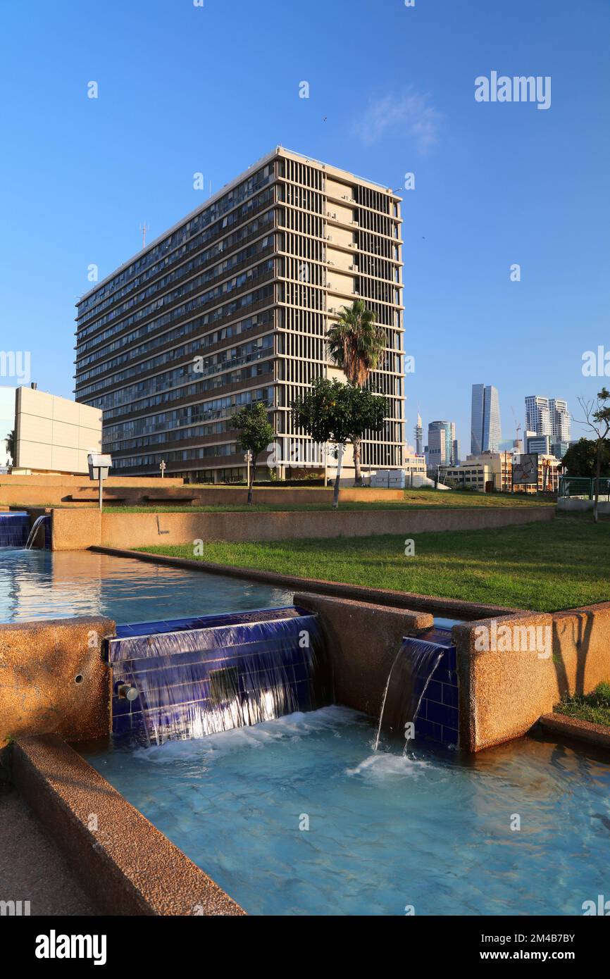 TEL AVIV, ISRAEL - 3. NOVEMBER 2022: Rathausgebäude in Tel Aviv, Israel ... TEL AVIV, ISRAEL - 3. NOVEMBER 2022: Rathausgebäude in Tel Aviv, Israel ...