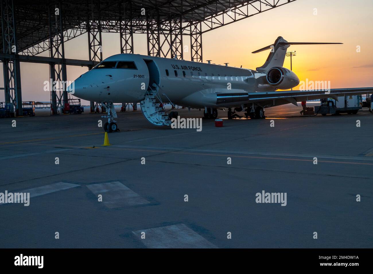 Eine neue USA Air Force E-11A BACN Aircraft parkt am Prince Sultan Air ...