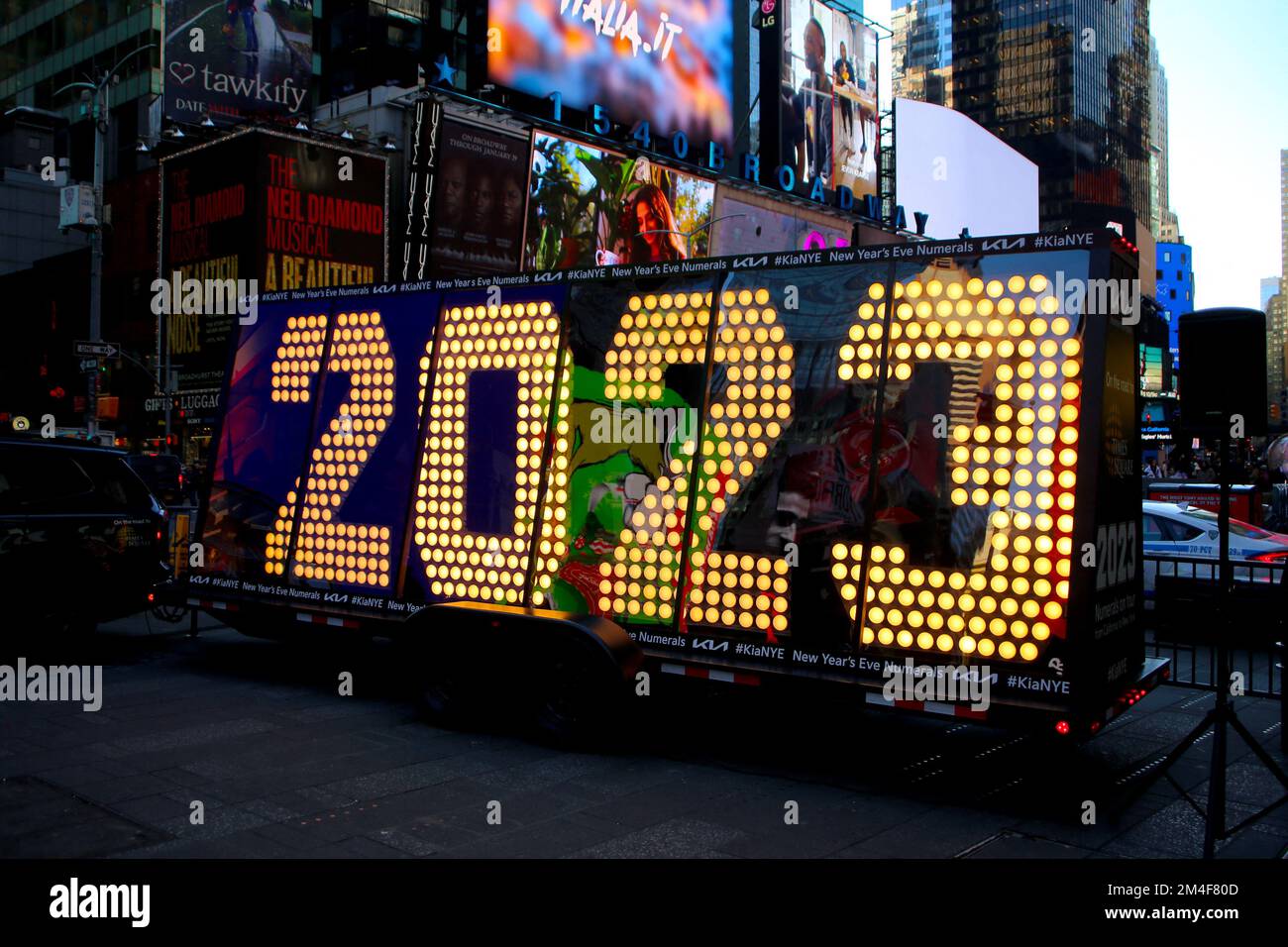 Silvester-Zahlen 2023 erscheinen am 20. Dezember 2022 am Times Square ...