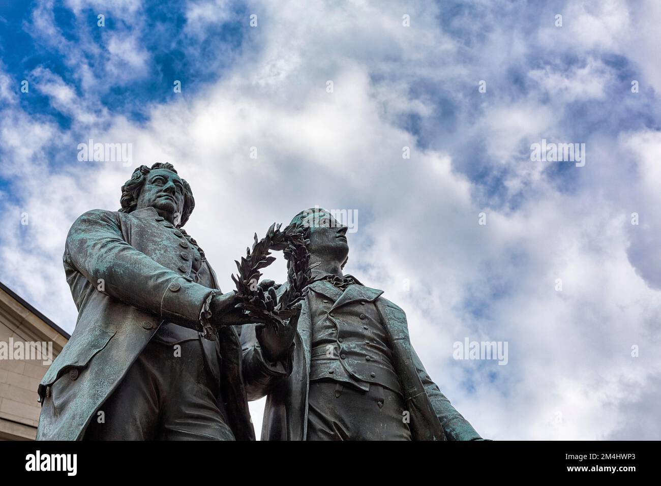 Goethe-Schiller-Denkmal, bronzene Doppelstatue der deutschen Dichter ...