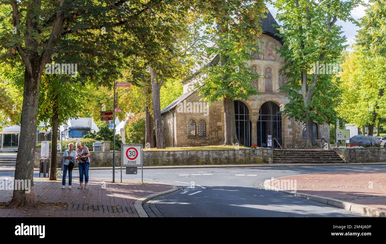 Goslar, Deutschland - 12. September 2022: Stadtbild mit Domvorhalle ...