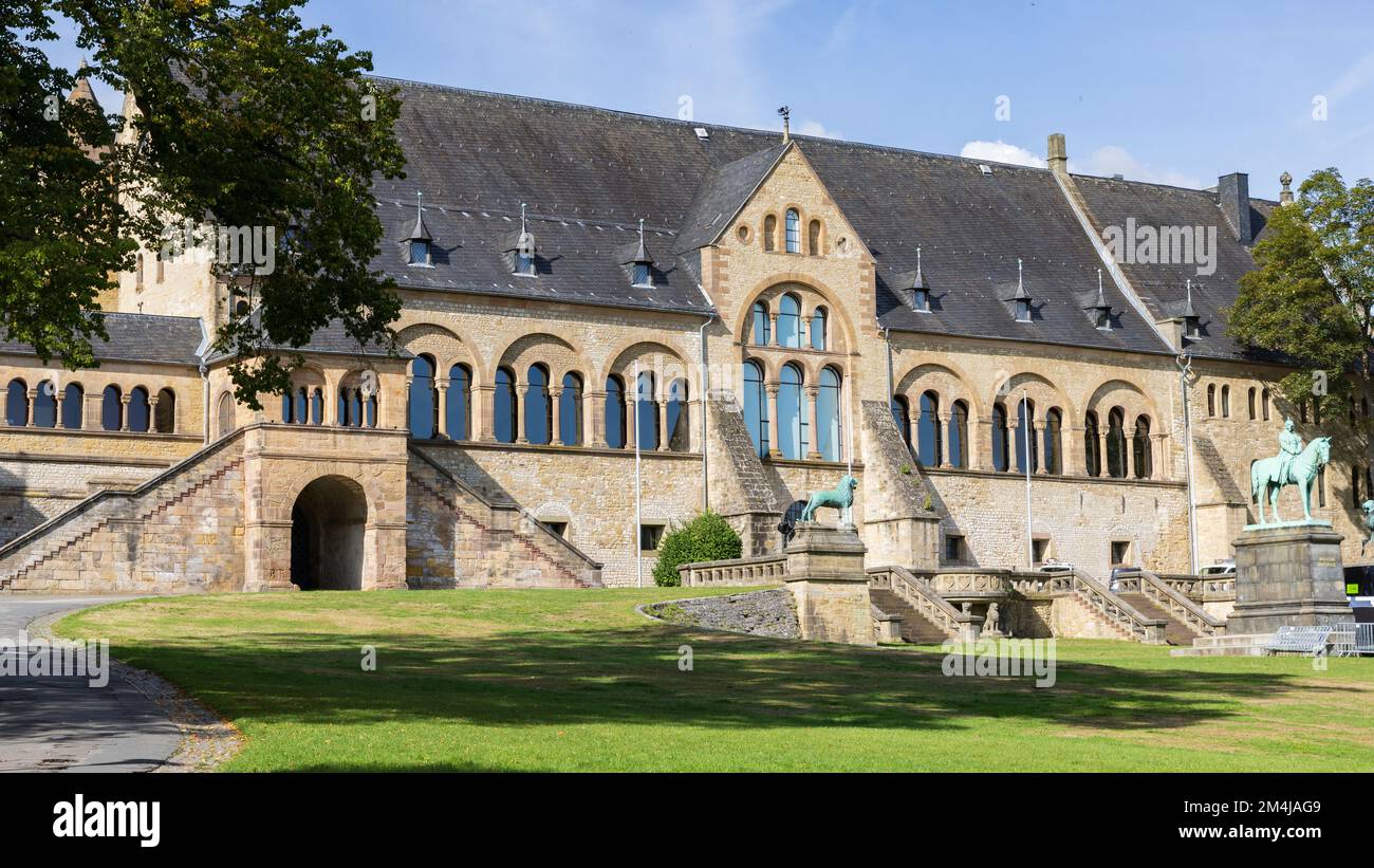 Imperial palace of goslar -Fotos und -Bildmaterial in hoher Auflösung ...