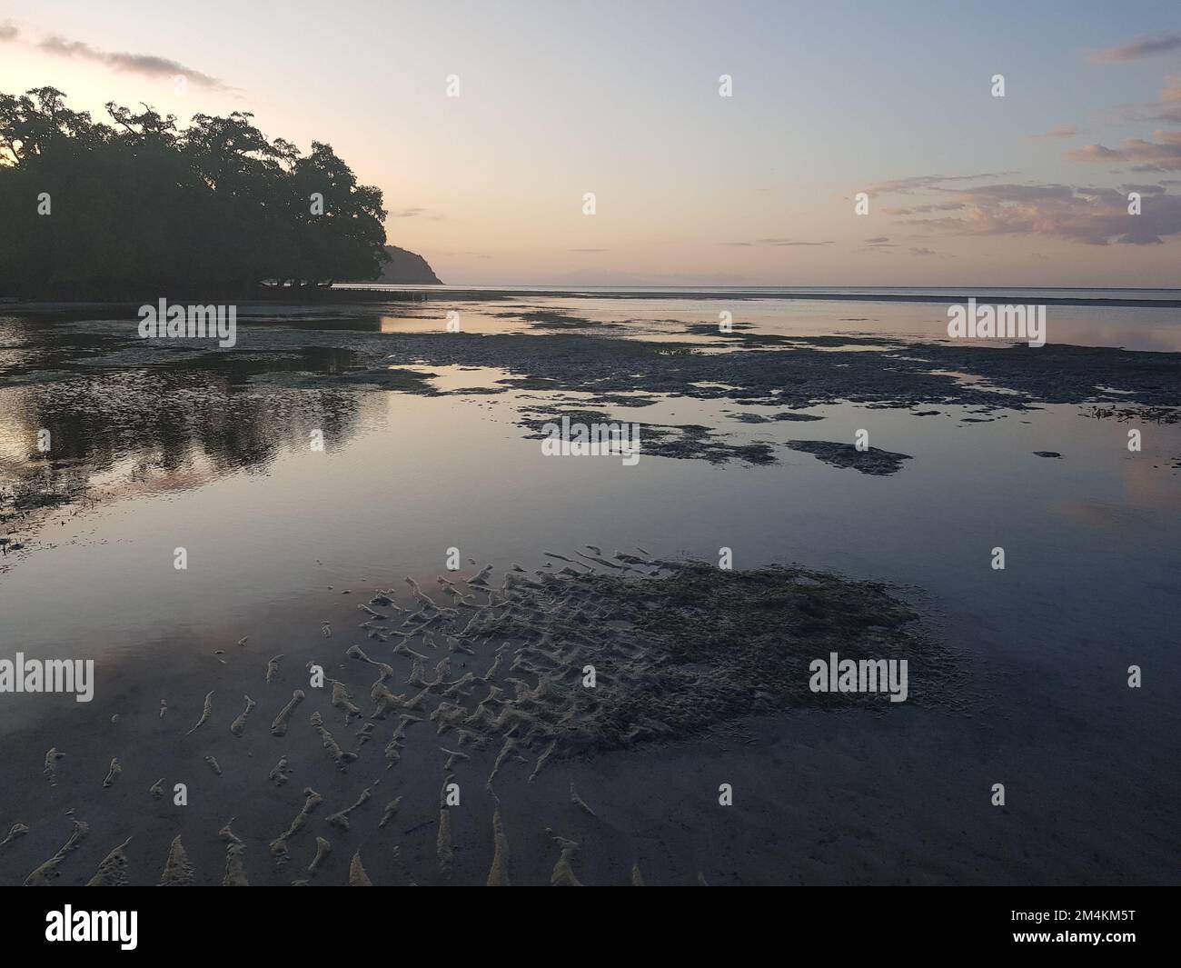 Wandern im kalksteinland -Fotos und -Bildmaterial in hoher Auflösung – Alamy