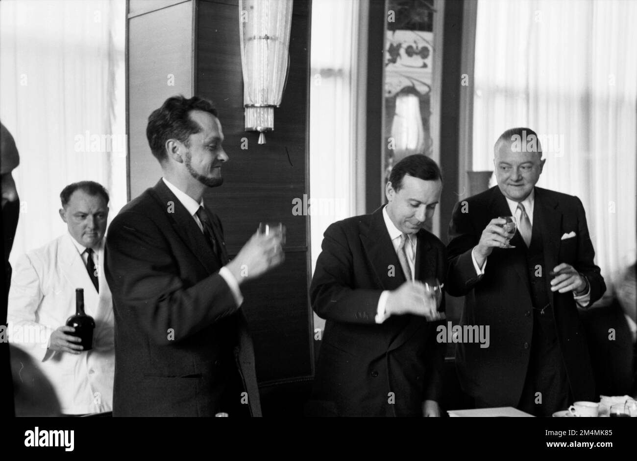 Plan americain -Fotos und -Bildmaterial in hoher Auflösung – Alamy