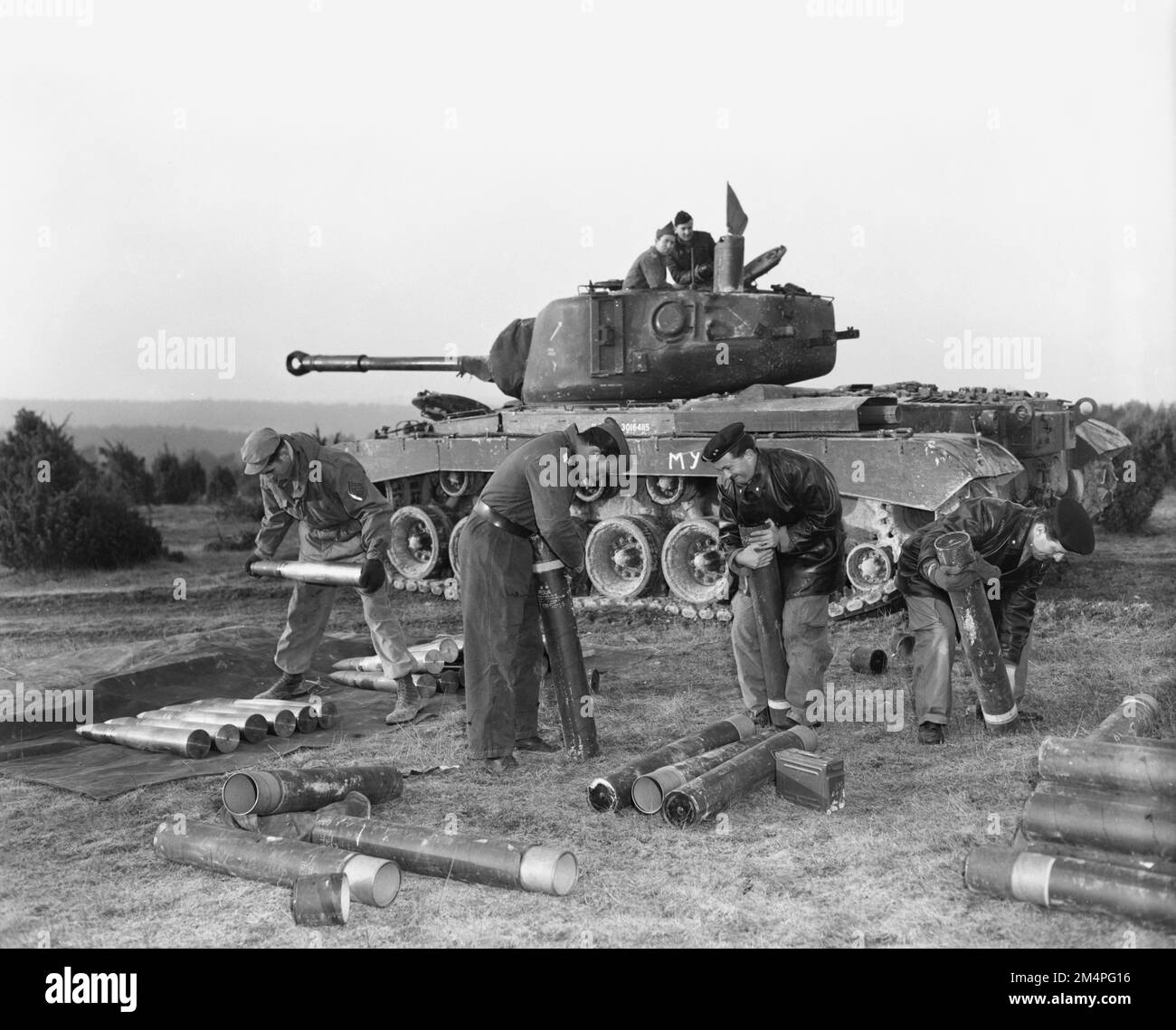 NATO-Panzertraining-Center gibt Anweisungen zu den neuesten Panzern (NATO-Panzerschule, Mailly ...