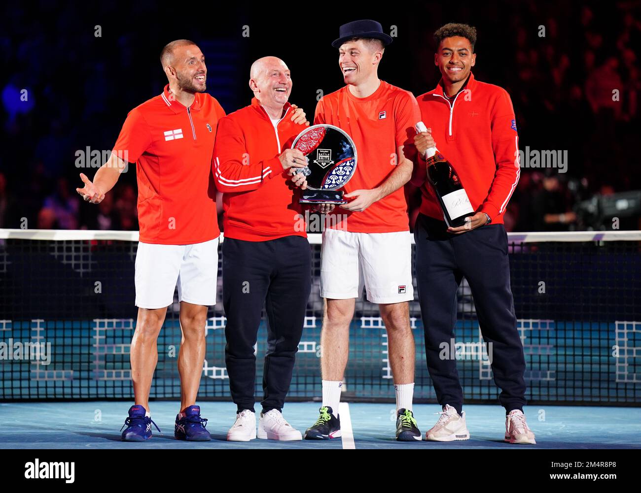 Dan Evans, Neal Skupski und Paul Jubb von Team England feiern den ...