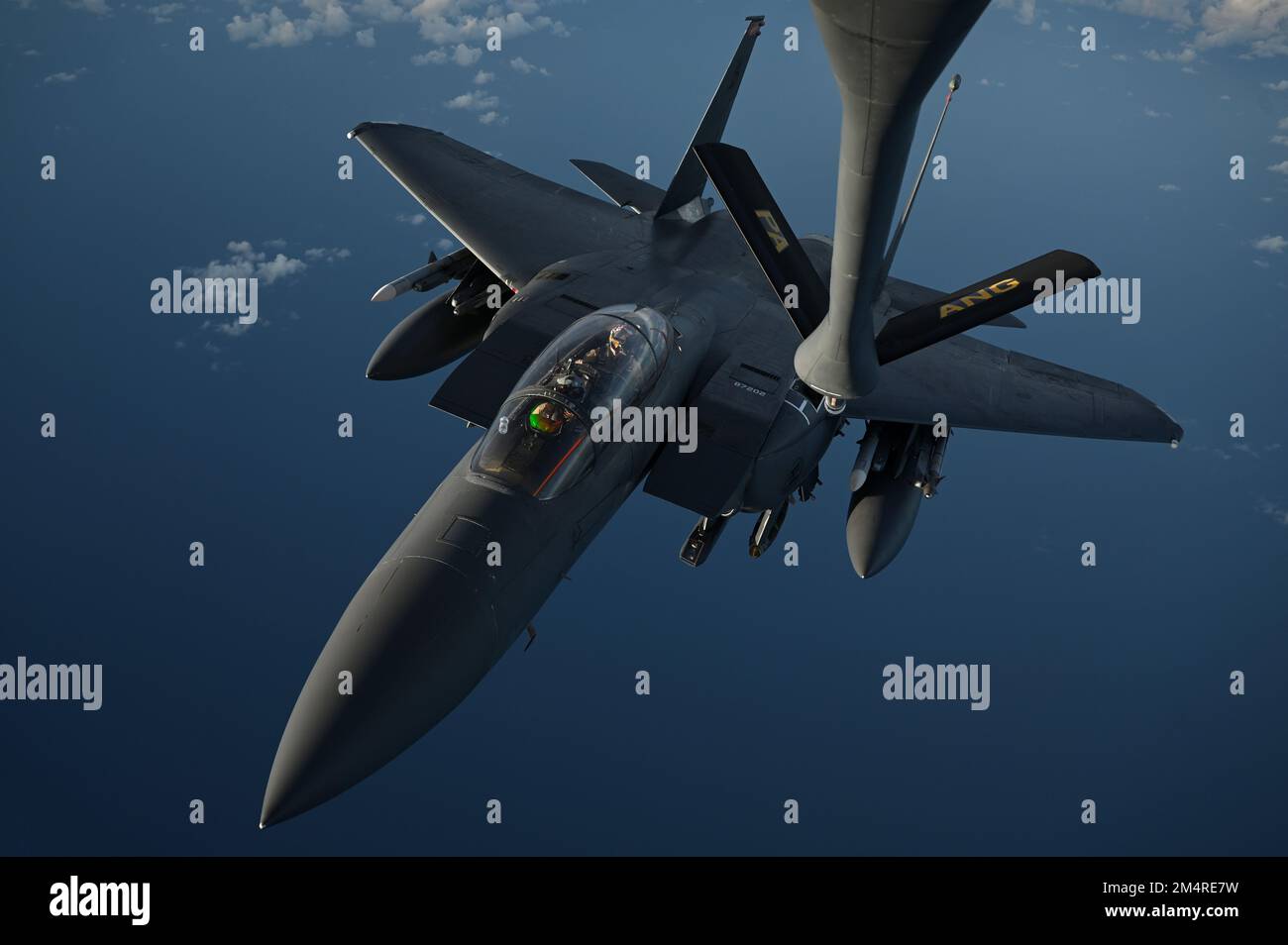 EIN US-AMERIKANISCHER Air Force F-15E Strike Eagle, der 335. Expeditionary Fighter Squadron ...