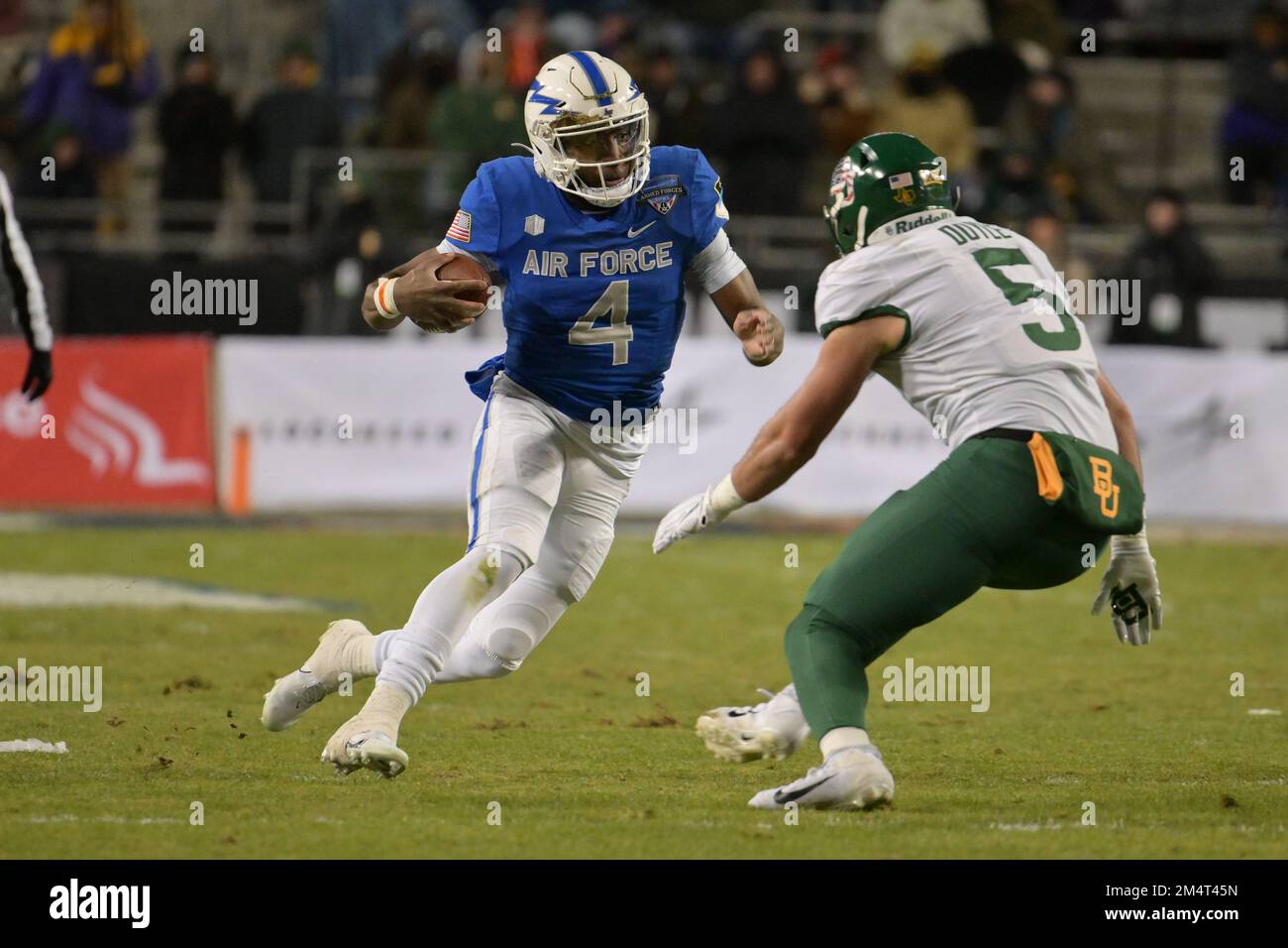 22. Dezember 2022: Der Quarterback der Air Force Falcons Haaziq Daniels ...