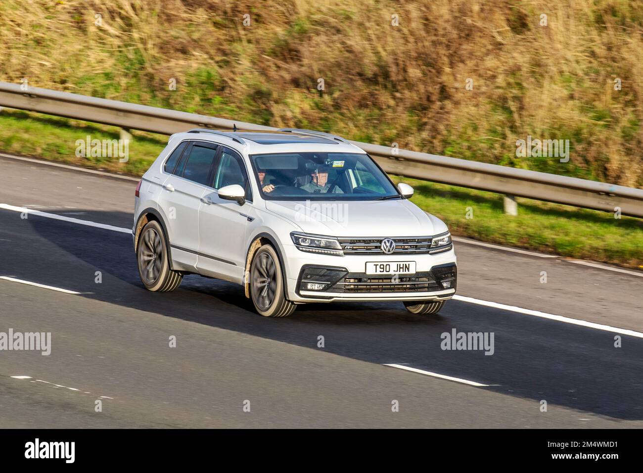 Volkswagen tiguan r line tdi 4motion -Fotos und -Bildmaterial in hoher ...
