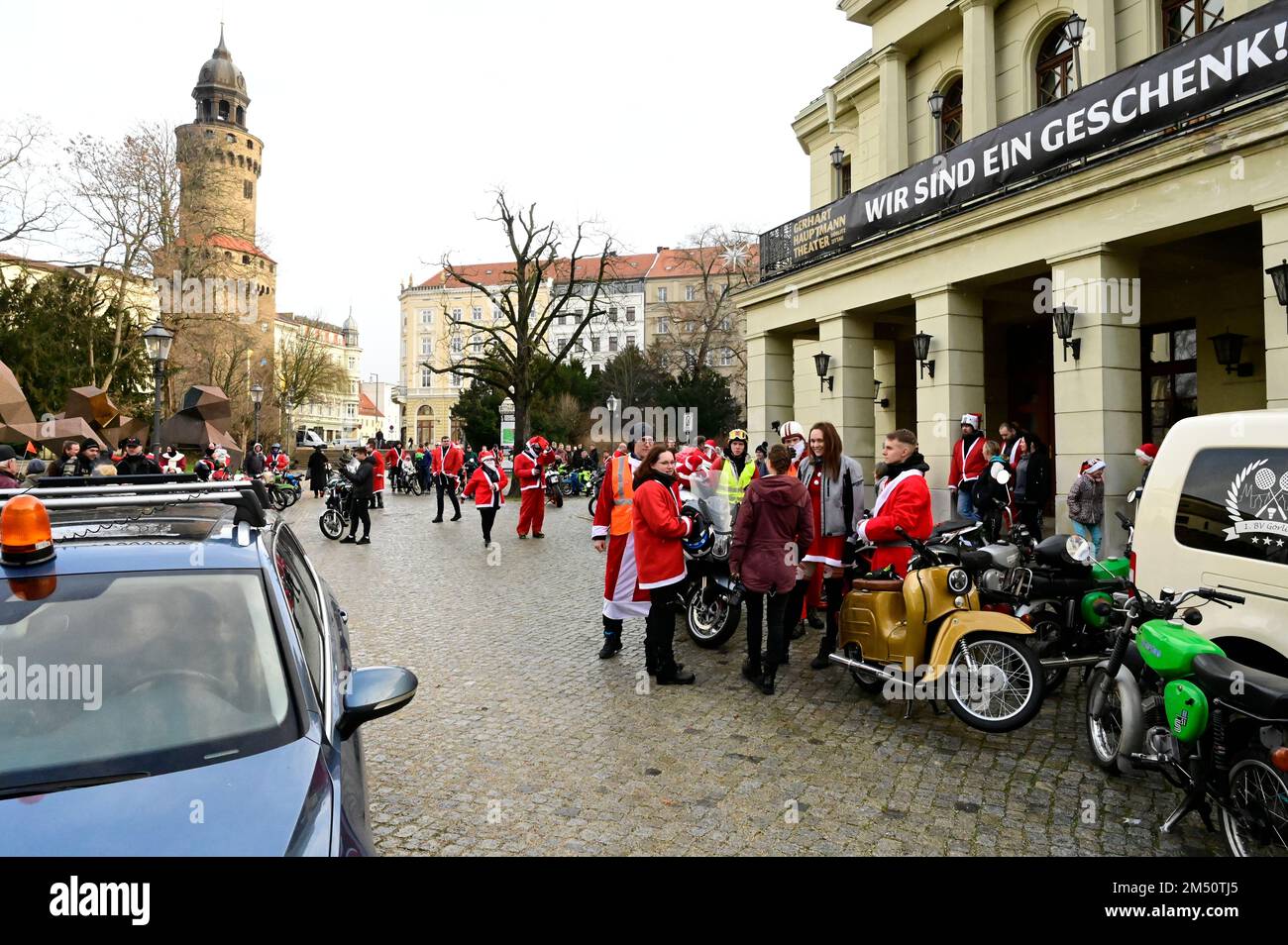 In Görlitz ist der Weihnachtsmann Simson-Fan.Seit fünf Jahre zieht eine ... In Görlitz ist der Weihnachtsmann Simson-Fan.Seit fünf Jahre zieht eine ...